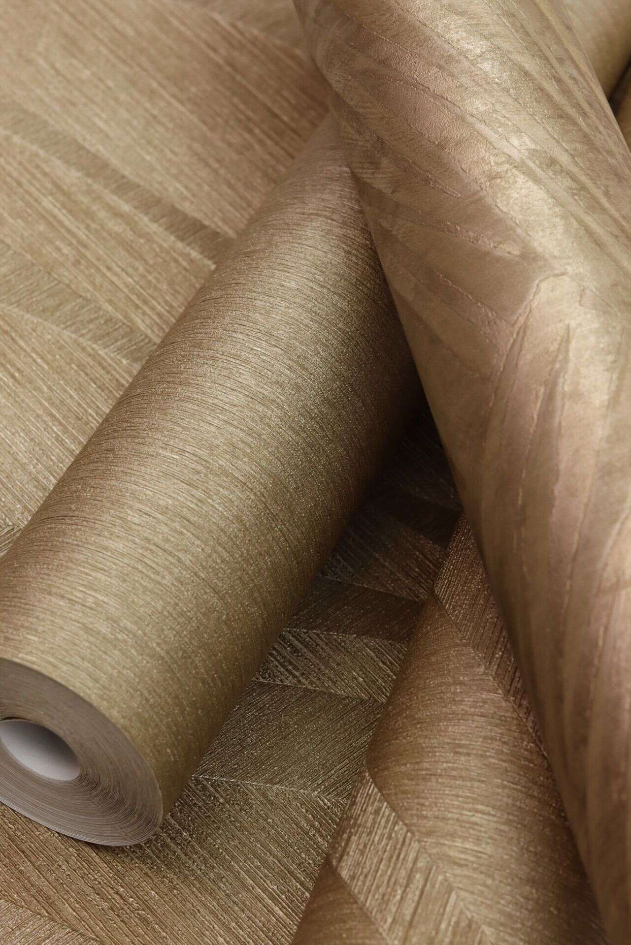 metallic non-woven wallpaper in gold brass gold Incanto 608618 | 10-608618